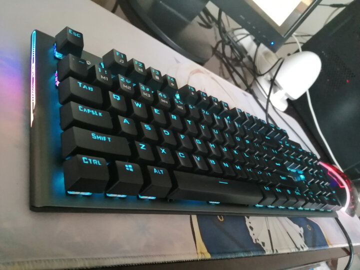 磁动力（ZIDLI）ZK3：“非常帅气的键盘，挑了好久最终选择了这个，符合我的风格，设计人性化，侧灯酷炫，按键舒适，性价比高，完美...” - 京东