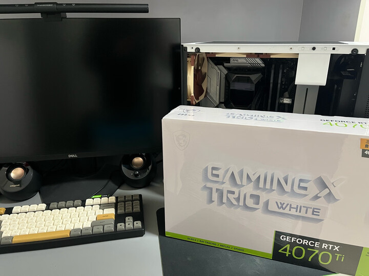 微星RTX 4070 Ti：“性能没得说2k画面全超高所有游戏，3A大作满载70°左右 没有其他人说的60多度可能我的机箱...” - 京东