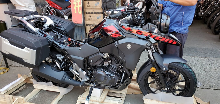 豪爵（haojue）DL250-A/C：“非常好的摩托车。 信赖豪爵铃木的品控。 发货速度很快。包装牢固可靠。 赞！” - 京东