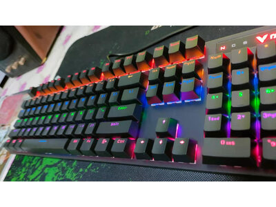 谁解答vgnv98pro和狼蛛f3050哪个好？区别不同点都有什么？-对比说