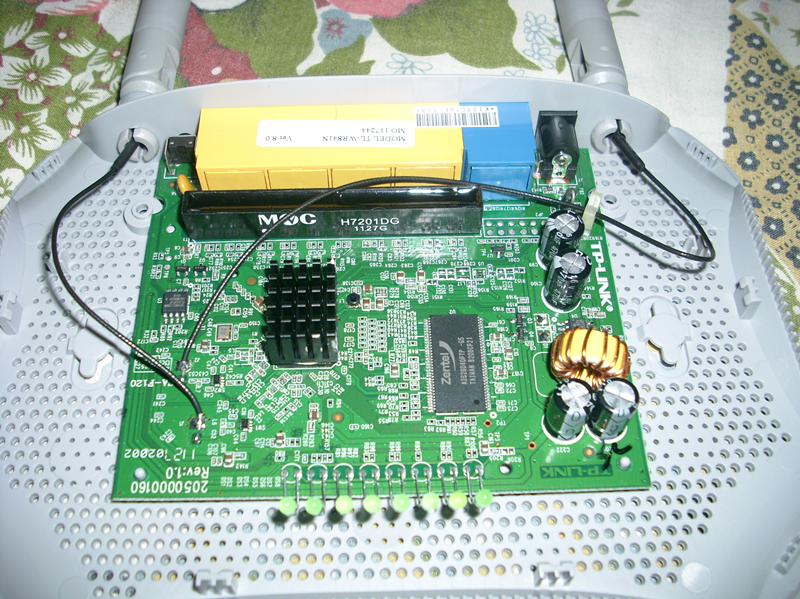 841N V8.0内部图片，先睹为快。惊艳外观，缩水！日你妹-OPENWRT专版-恩山无线论坛 - Powered by Discuz!