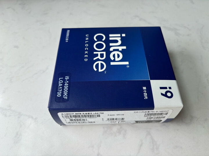 英特尔i9-14900KF：“第一次自己买配件组装，i914900朋友推荐的，目前用起来感觉很顺畅，很高清，很满意，包装也很好，运...” - 京东